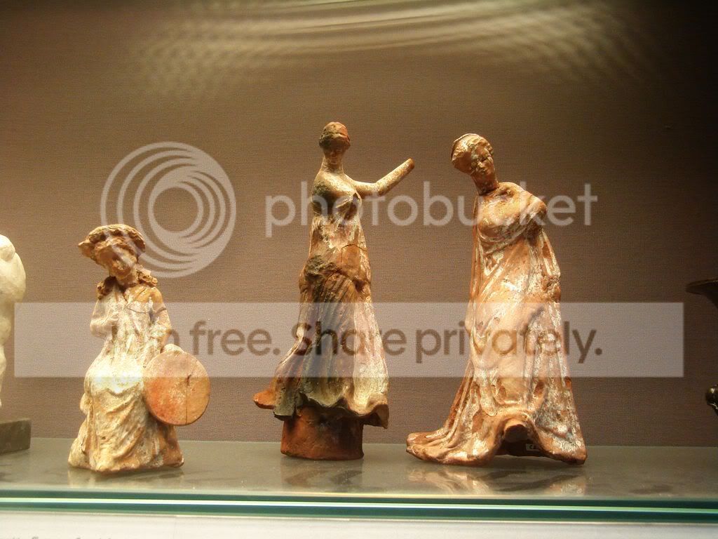 Tanagra figurines in the BM | ARLT Weblog