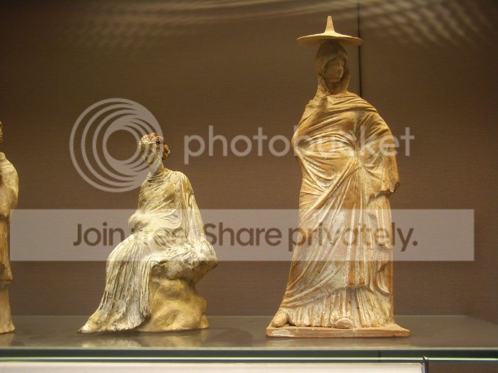 Tanagra figurines in the BM | ARLT Weblog